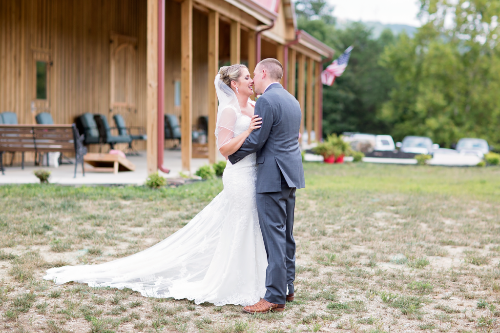 Summer Wedding at Mountain Ridge Venue in Rustburg, VA | Blog